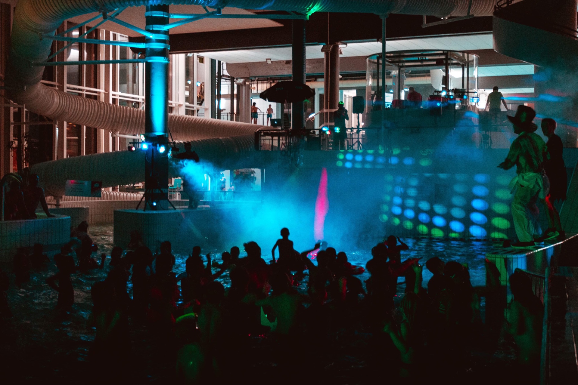 Skap aktivitet i svømmehallen din